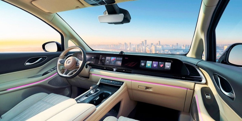 “1시간 만에 10,000대 완판”… 10분 충전에 1530km 달리는 미니밴 등장! | EV-Hotissue