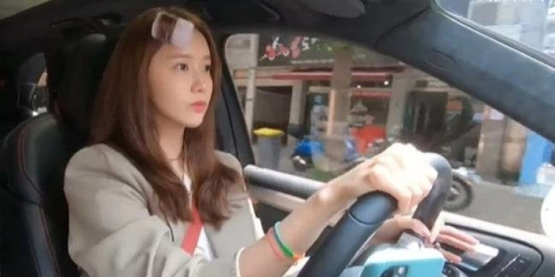 “연기도 잘하는데 차까지 미쳤다”…‘폭군의 셰프’ 윤아가 선택한 슈퍼 SUV | EV-Hotissue