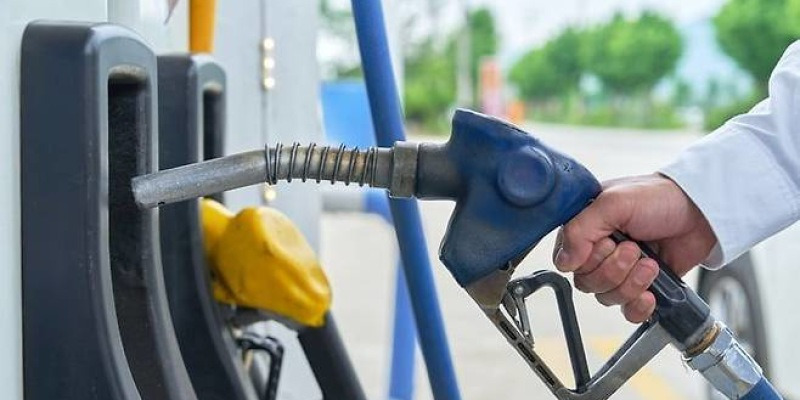 “연비 떨어지는 진짜 이유?” 운전자 80%가 매일 하는 ‘이 행동’ 때문입니다 | EV-Hotissue